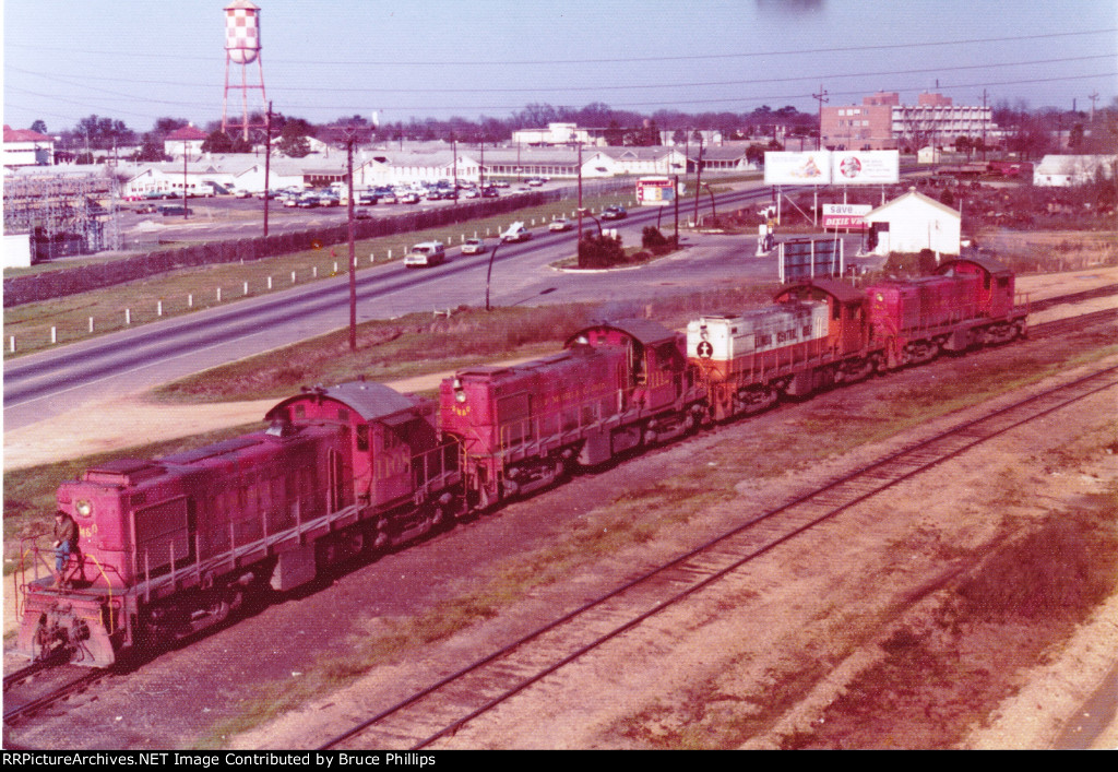 ICG - 4 unit RS1 consist returns to former GM&O yard